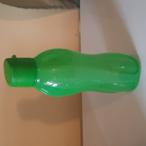 Tupperware | Kitchen | Large Tupperware Water Bottle | Poshmark
